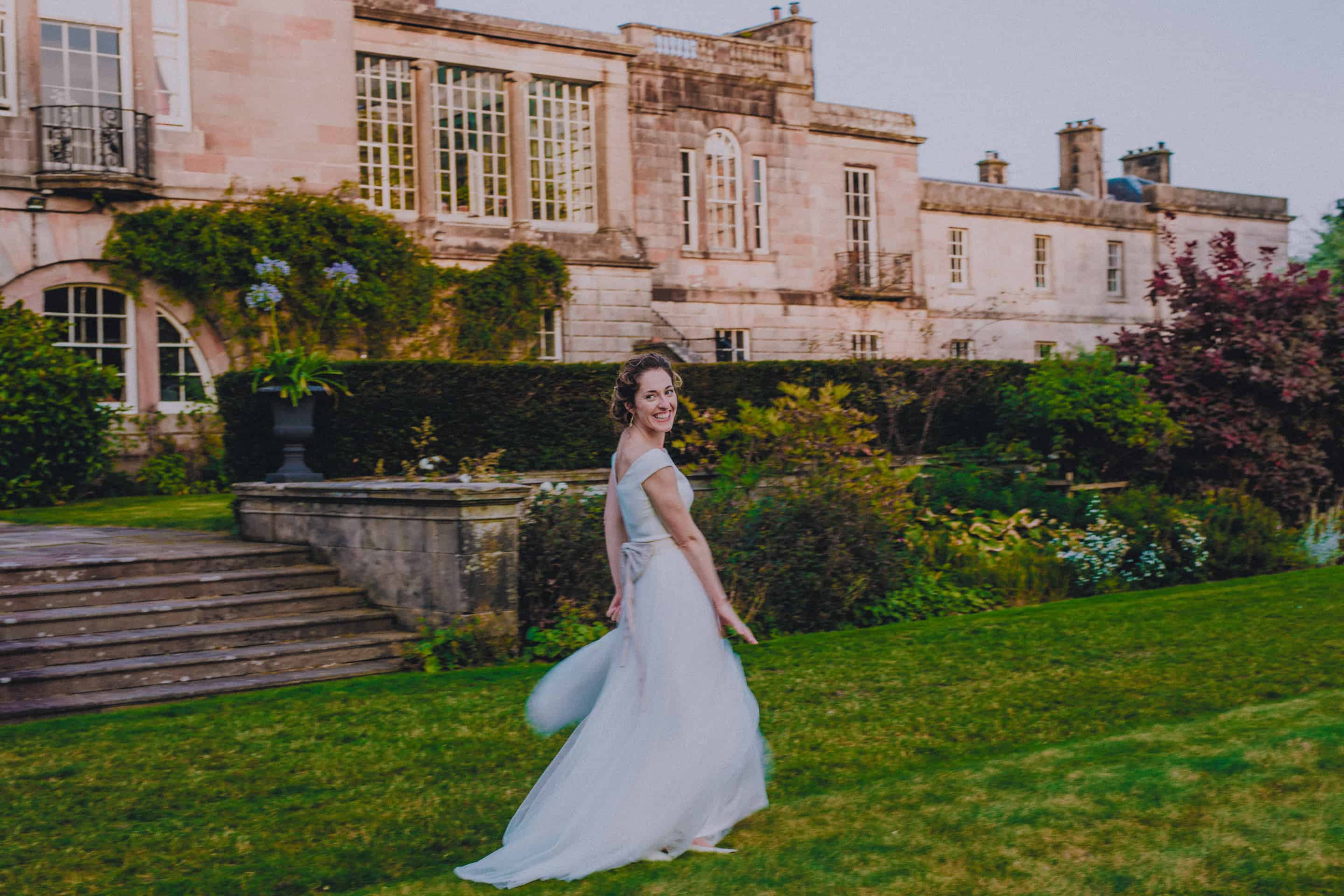 A sun dappled Secret Garden wedding at Ardgowan Estate - Jane & Matt ...